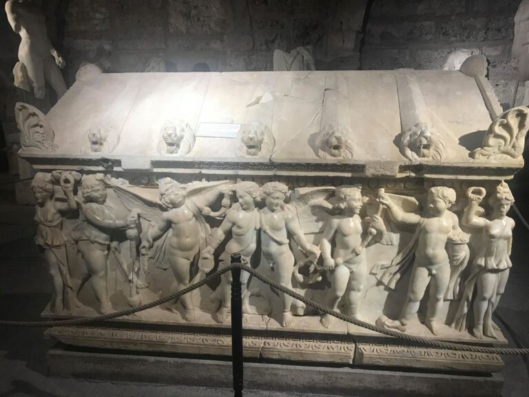 Side museum: Arkæologisk museum i Side - Dansk i Tyrkiet